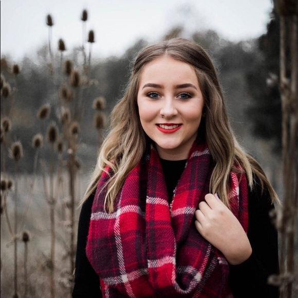 Audrey's Closet (@audreyym) | Poshmark